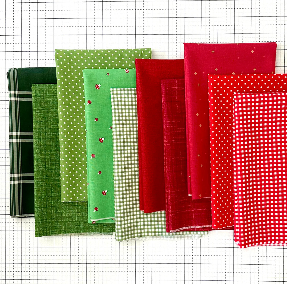 Christmas Hopscotch Quilt Kit-Throw Size – Sewcial Stitch